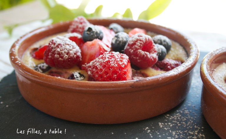 Ricotta gratinée aux fruits rouges – Les filles, à table