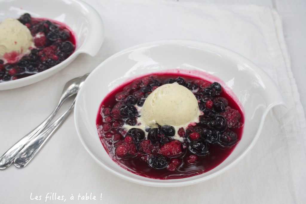 Soupe de fruits rouges au pineau des Charentes – Les filles, à table