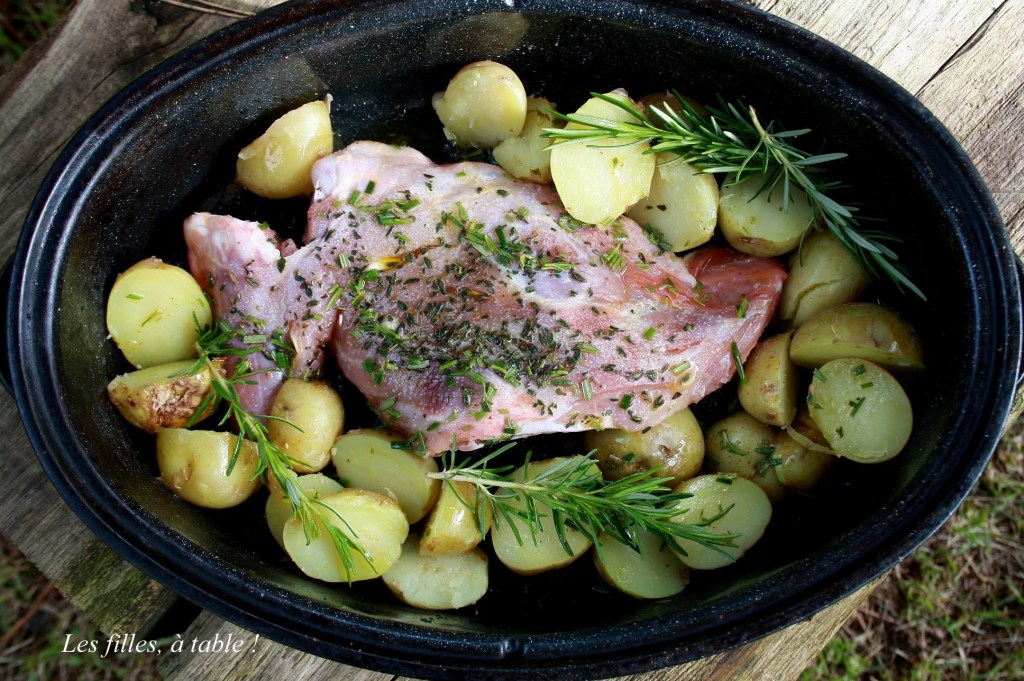 Cabri rôti au thym et romarin – Les filles, à table