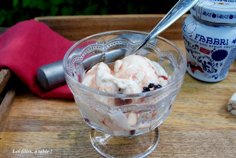 Glace à l’amande, cerises amarena et nougat tendre (sans sorbetière ...