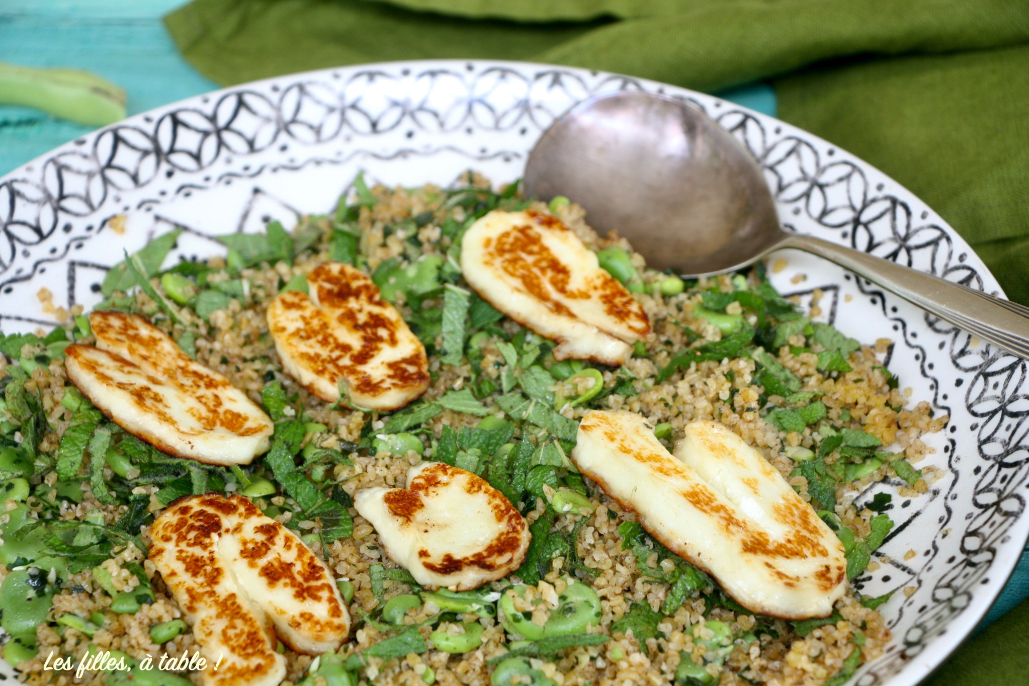 Taboulé de fèves et halloumi grillé – Les filles, à table